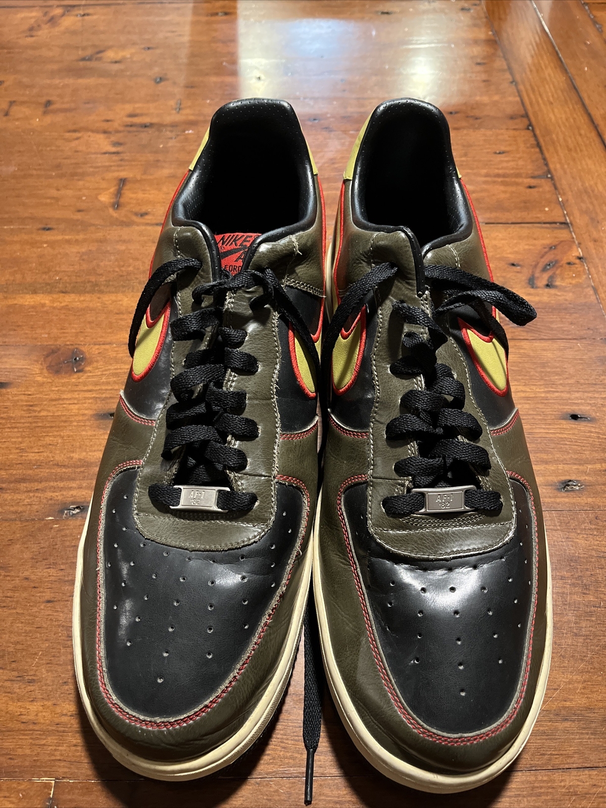 Nike Air Force 1 Low Black Parachute Gold - Size 15 - Gem
