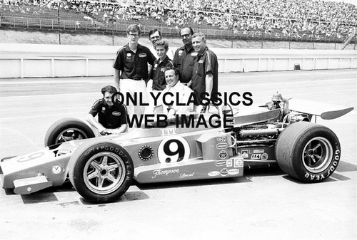 1971 A.J FOYT DAD & CREW 8X10 PHOTO POCONO 500 THOMPSON V-8 INDY CAR ...