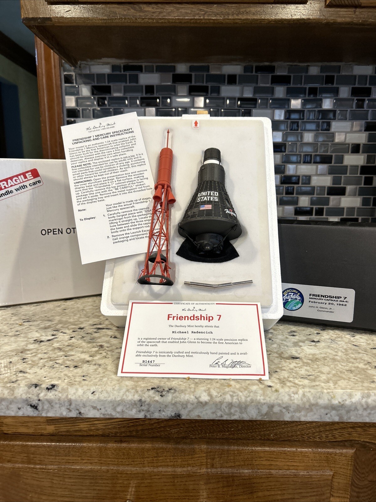 Danbury Mint NASA Friendship 7 Mercury 6 Capsule MA-6 / John Glenn / 1: ...