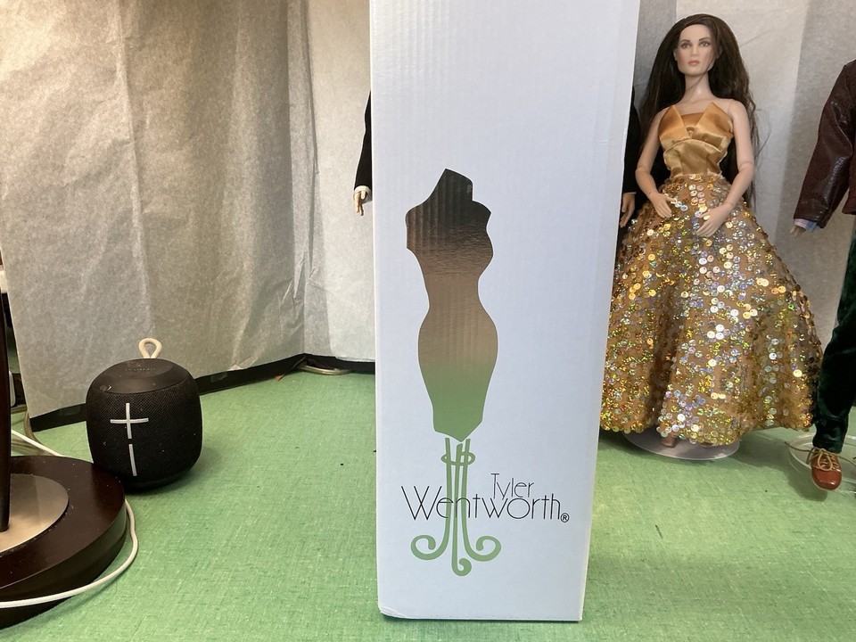 Tonner Tyler Wentworth NUDE 2011 SO SLEEK SYDNEY CHASE 16” Fashion DOLL ...