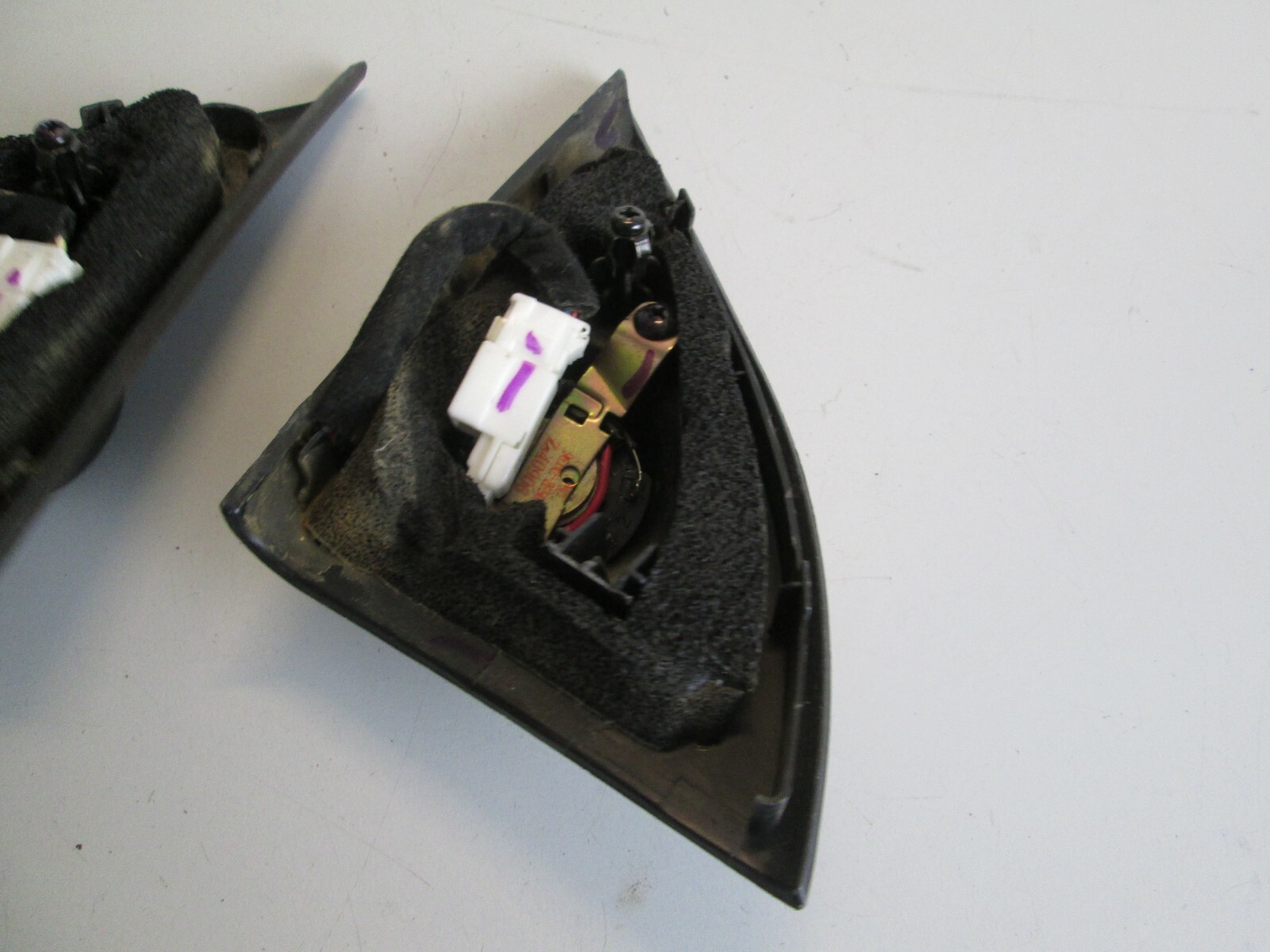05-09 HYUNDAI TUCSON FRONT PASSENGER RIGHT DRIVER LEFT DOOR TWEETERS ...