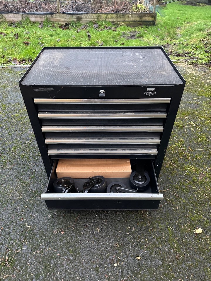 Halfords Advanced 6 drawer tool chest with caster wheels and handles ...