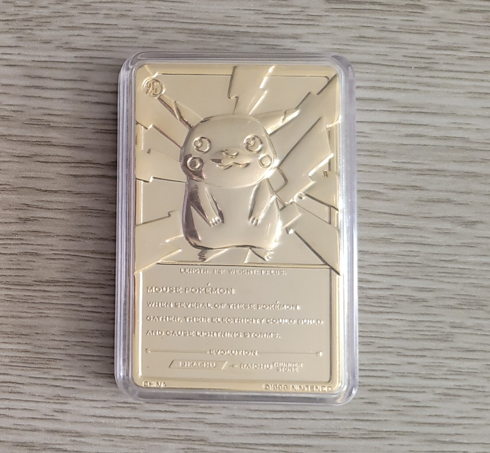 Pokemon Pikachu 23k Gold Plated Trading Card 1999 Nintendo #25 with ...
