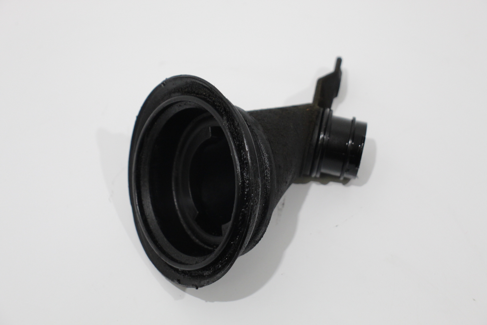 Audi A8 4E D3 3.0 TDi Oil Filler Funnel for Cap 059103482C | eBay