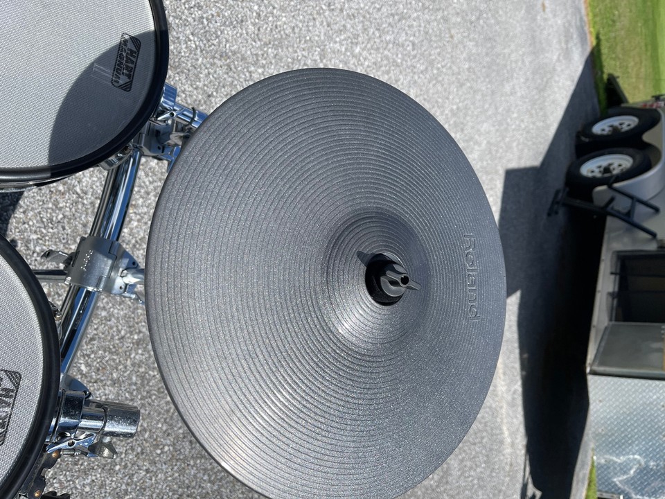 Hart Dynamics drum set, six pads, two crashes, one ride with MDS50 ...