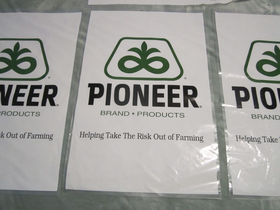 Lot of 20 - Vintage PIONEER SEED CORN PLASTIC BAGS - SACKS New | eBay