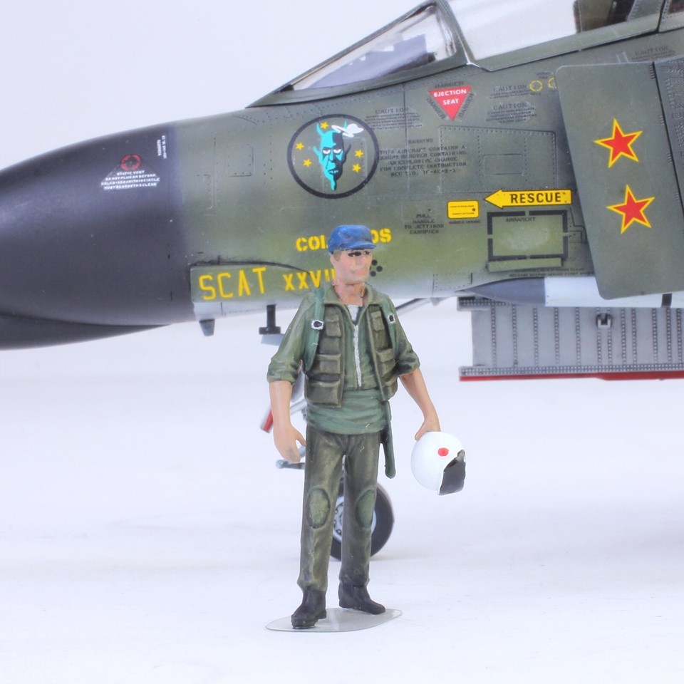 (PreOrder) USAF Fighter Pilots (02 figures) Vietnam war 1:48 Pro Built ...