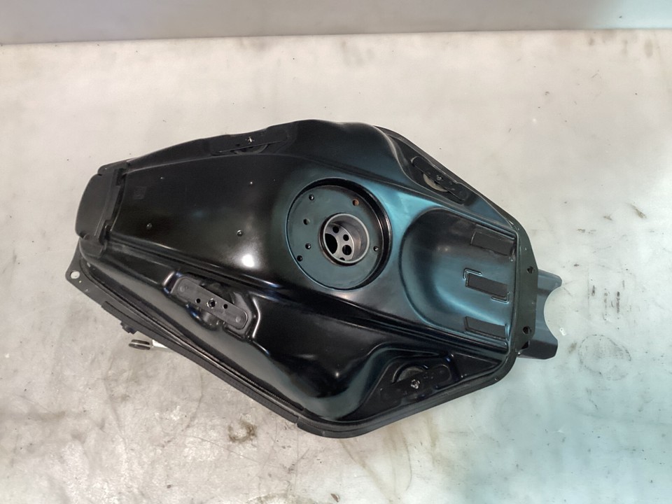 2022 21-24 Yamaha YZF R7 GAS FUEL TANK PETROL BLACK OEM MINT | eBay