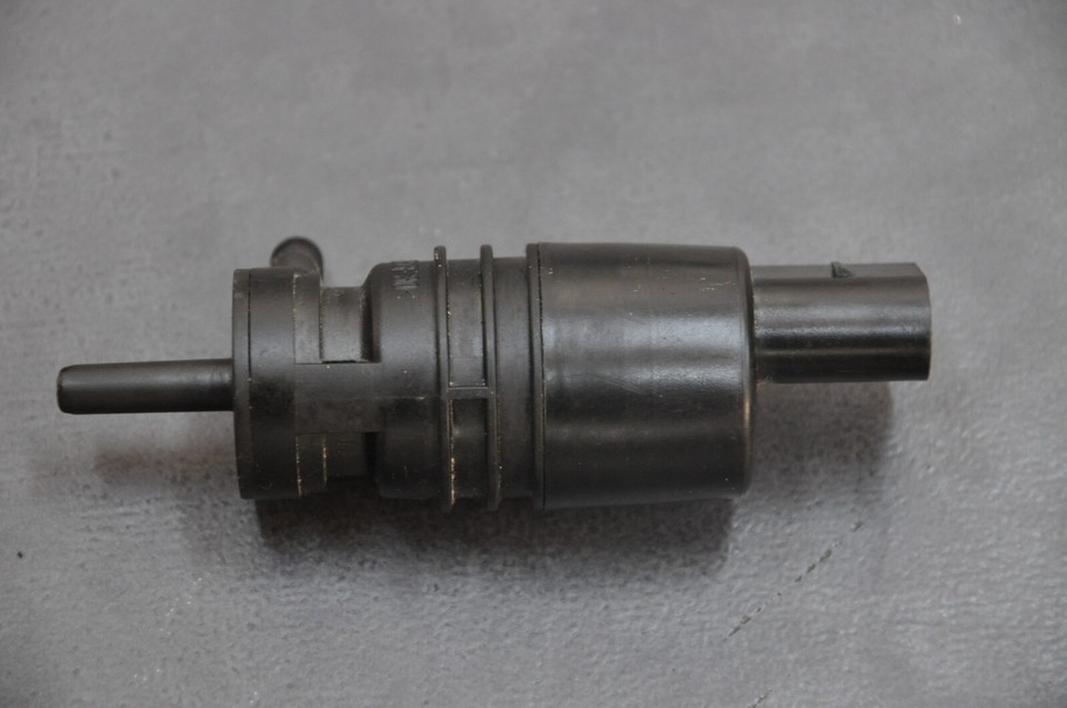 Washer Pump BMW E81 E87 E91 Touring 7302588 Winscreen Windshield | eBay