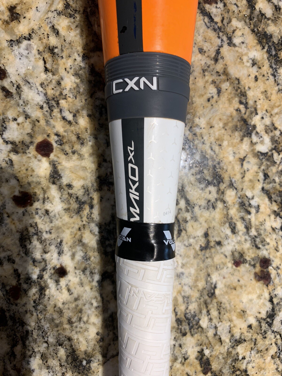 STUNNING BAT & SUPER RARE SIZE - ORANGE BOMB BAT!! Easton Mako XL - 30/ ...