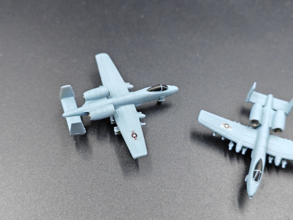 1/400 US A-10 Attack Plane model Hog Fighter Finished model (2 aircraft ...