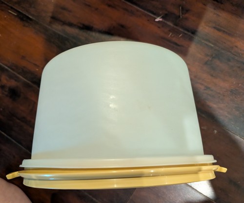 Tupperware Large Size Cake Carrier Holder With Lid Harvest Gold 13" X 7 ...