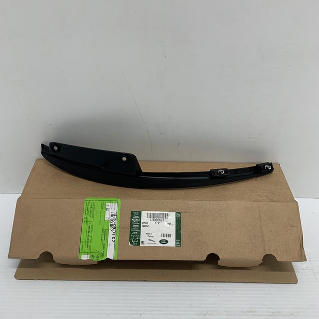 Land Rover Range Rover Velar L560 Rear Right Arch Molding LR092697 ...
