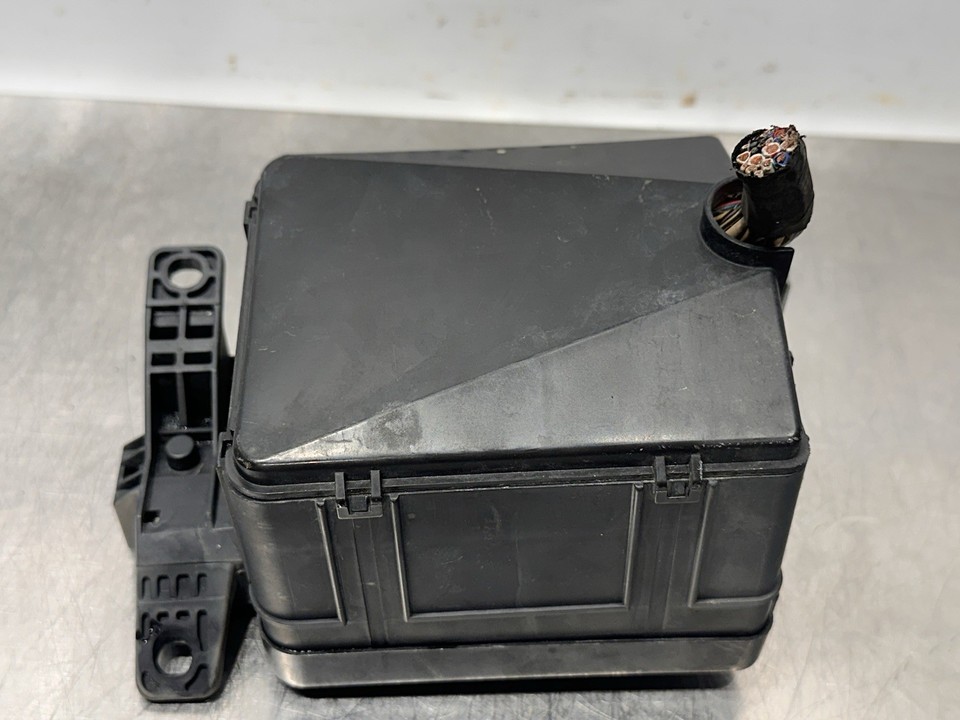 1996-2000 Honda Civic EK Under Hood Fuse Box w/ Fuses Relays & Diagram ...
