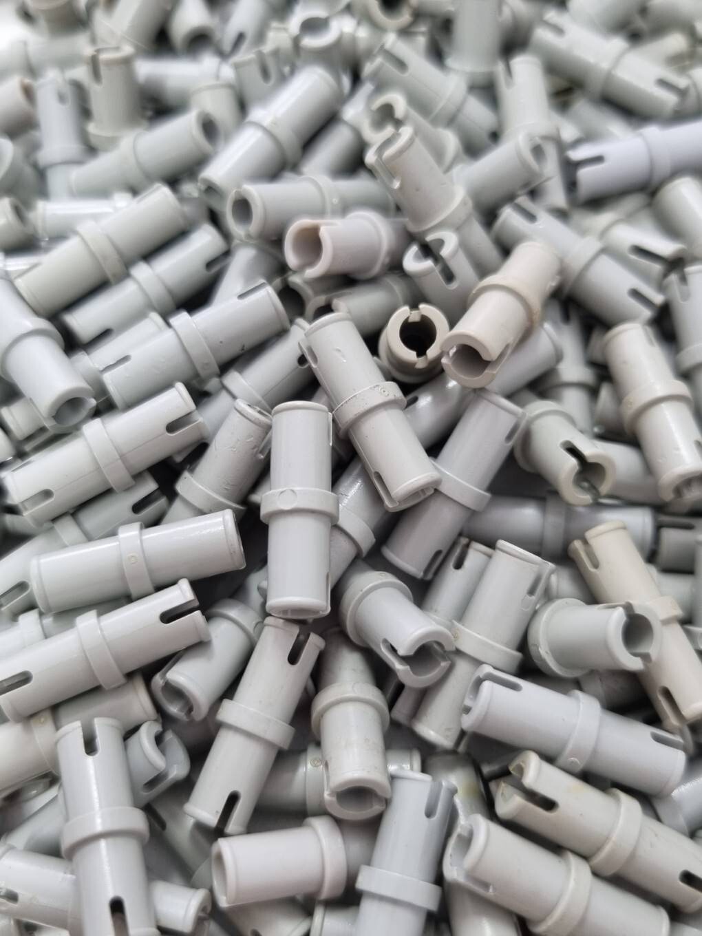 Approx 300pcs Lego 3673, Technic, Pin without Friction Ridges bulk lot ...