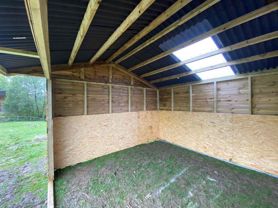 12ft x 12ft Animal Horse Field Shelter Static or Mobile 16mm cladding ...