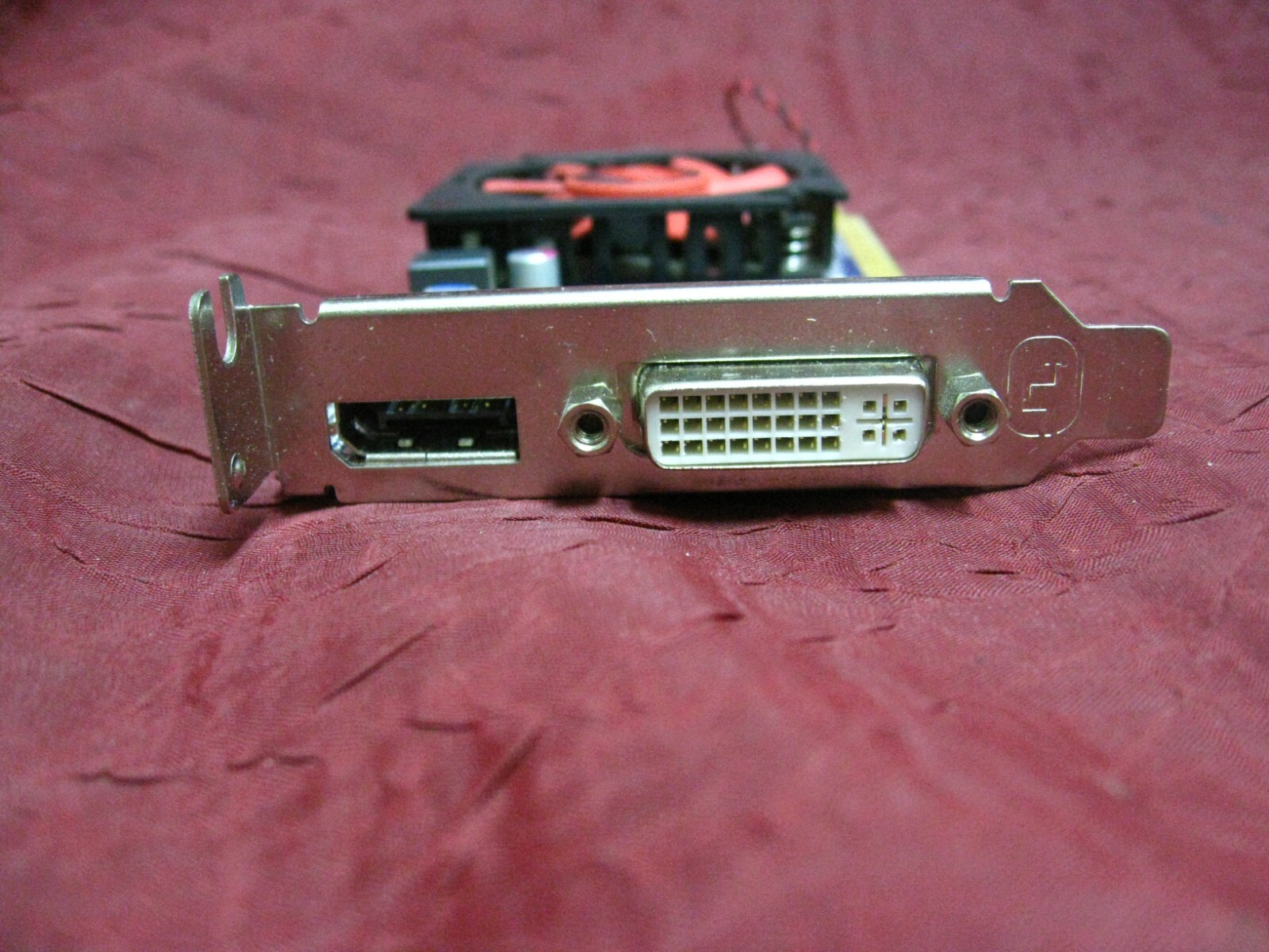 AMD RADEON GRAPHICS HD 6450 ATI-102-C26405(B) D33A27 Graphics Video ...