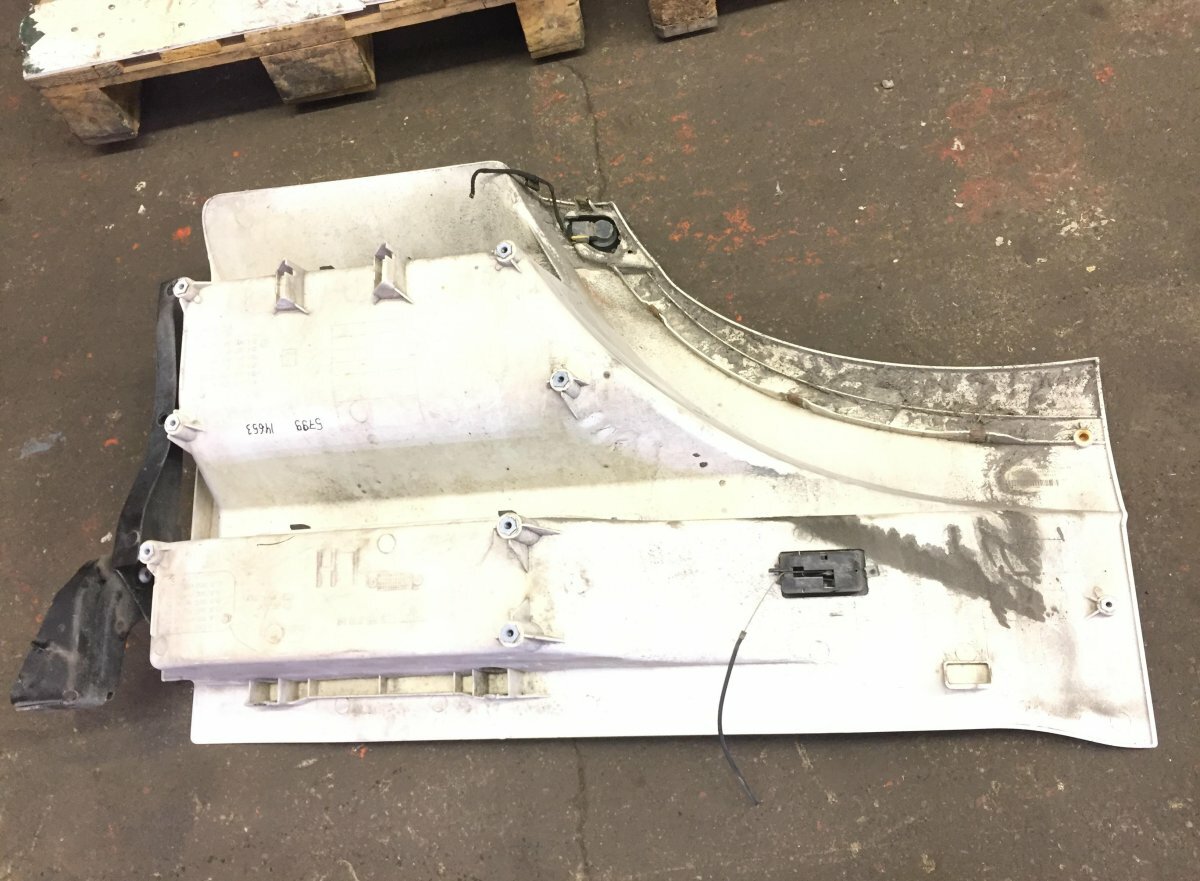 A9606664103 A9606662128 A9606662228 Boarding Step Panel MERCEDES Actros ...