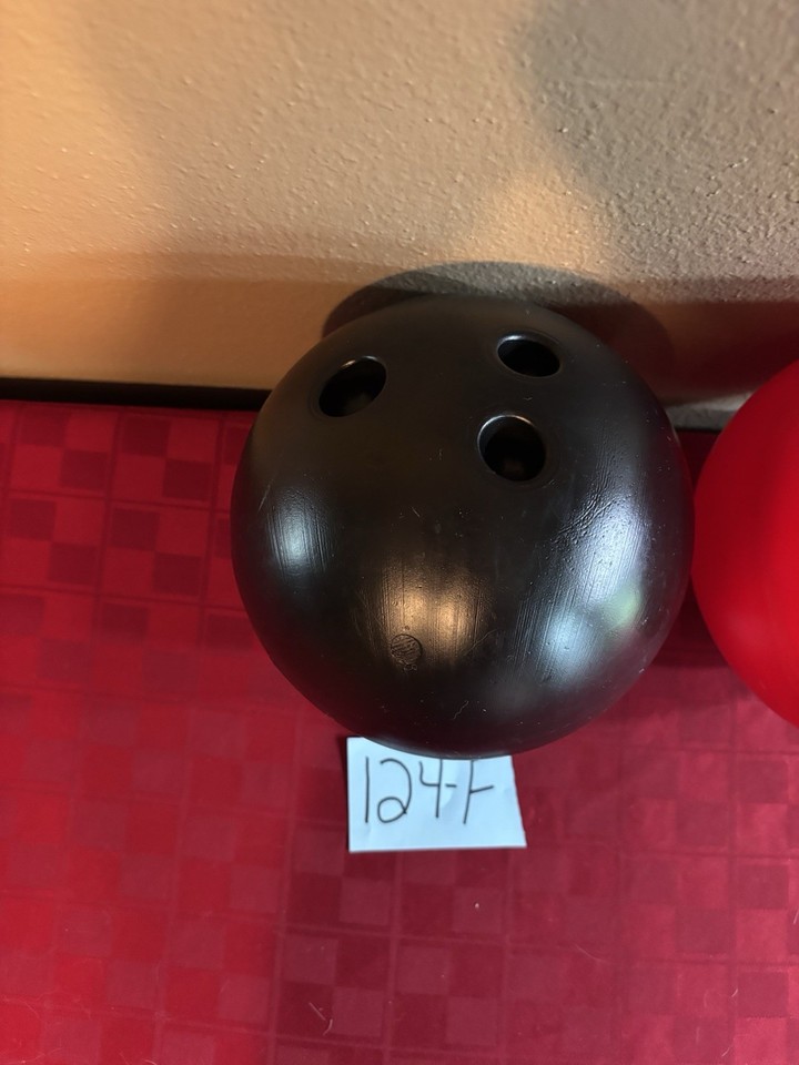 Vintage 1970s Blowmold jumbo bowling set, 10 pins, 2 balls, Amloid Toy ...