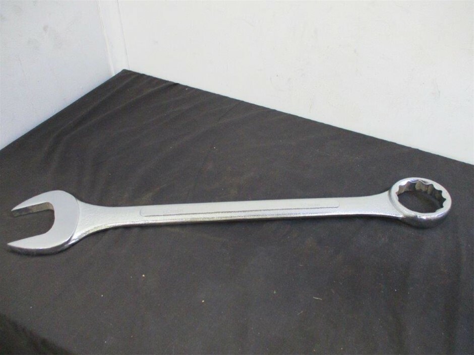 Combination end wrench store