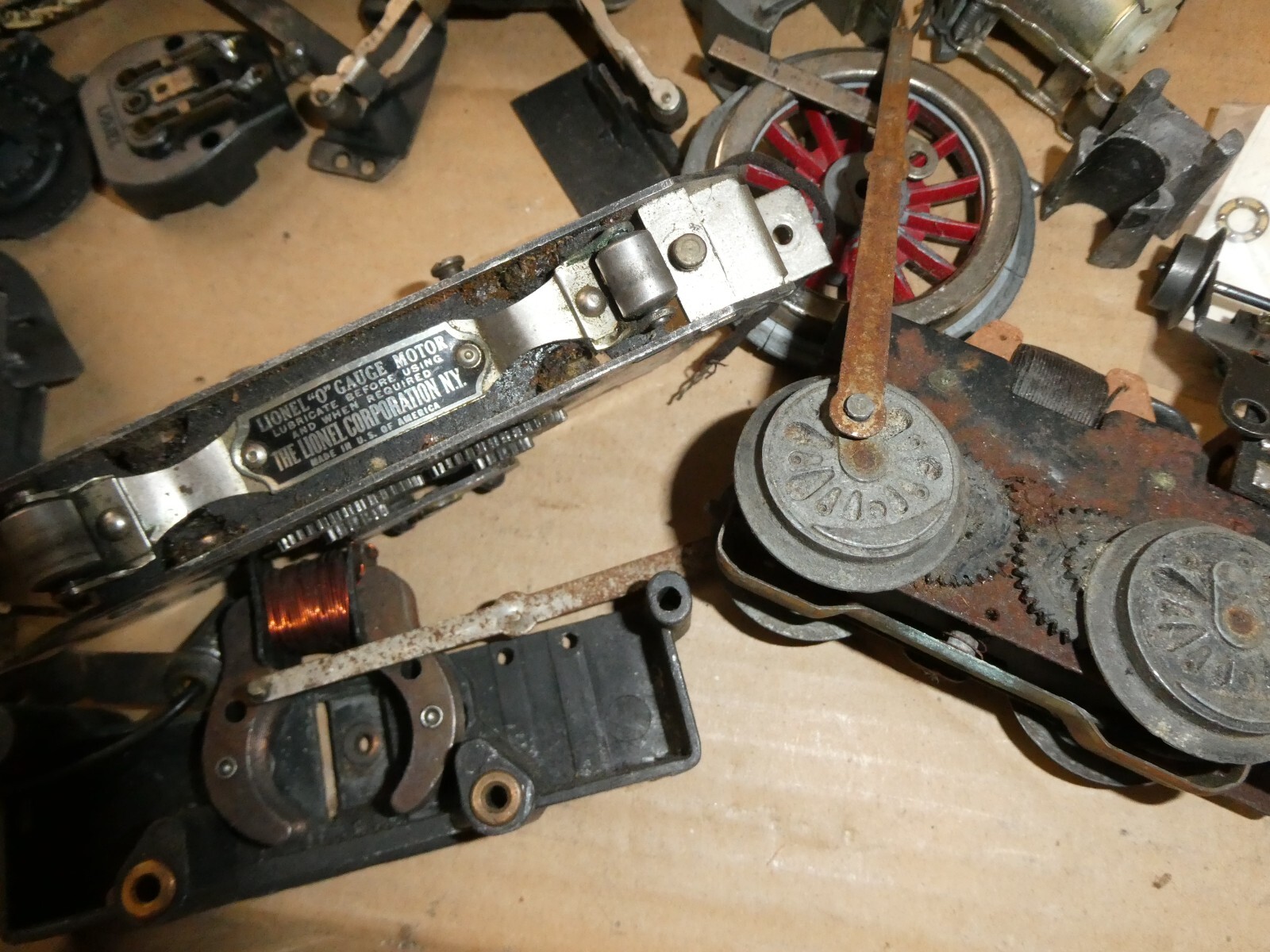 BIG Lot of Vintage O O27 Lionel Engine Parts Motors Wheels & More | eBay