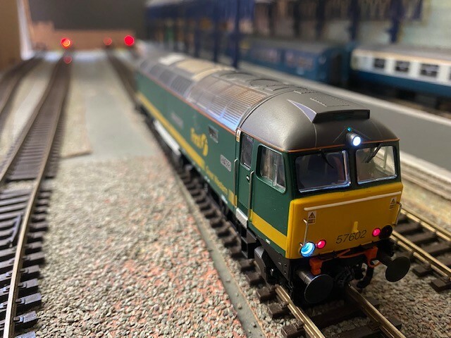Bachmann 32-752 DCC First Great Western Class 57 LOCO 57602 Restormel ...