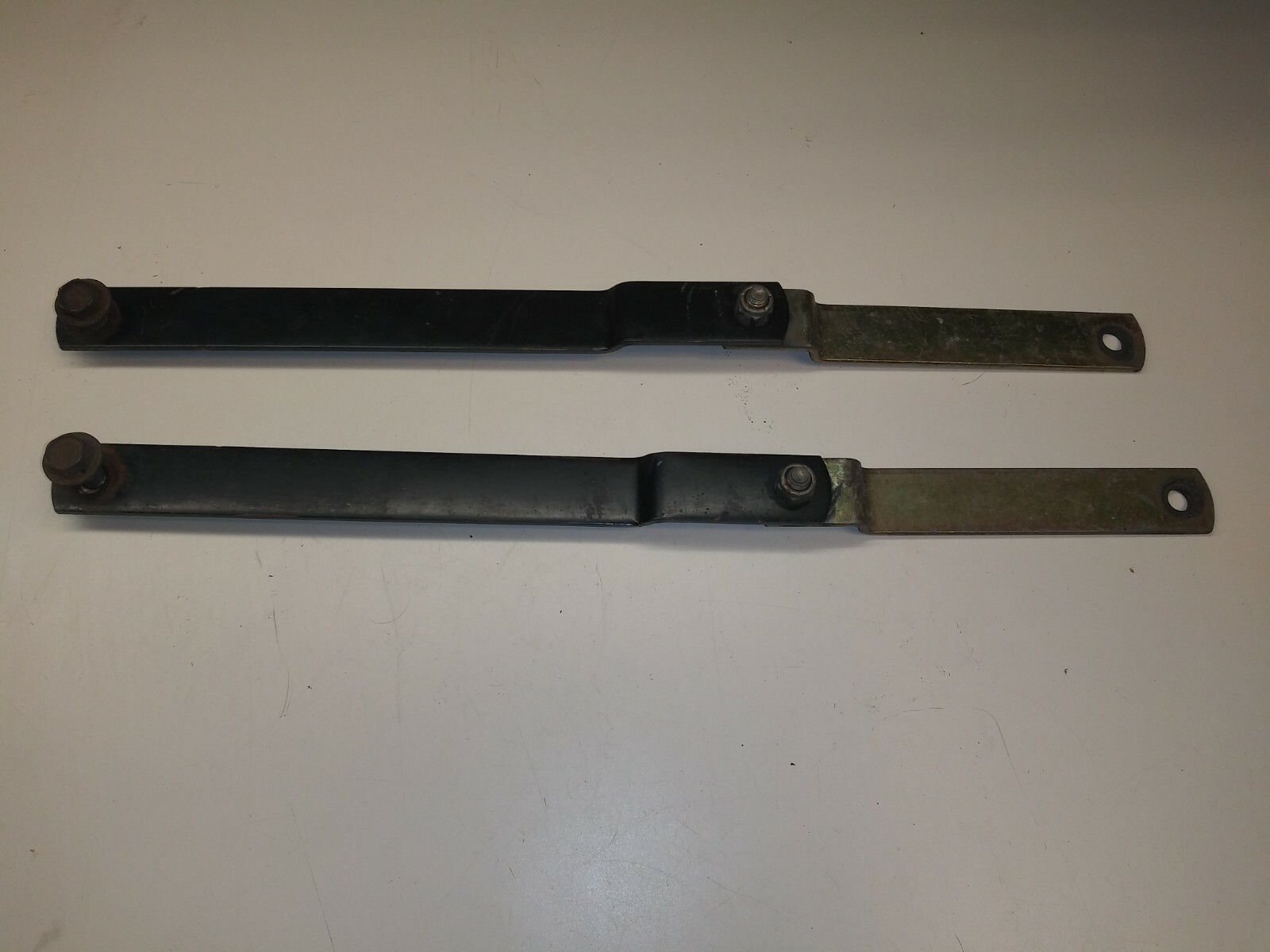 TORO PROLINE 30718 118 UPPER 54 - 186O & LOWER 54 -1870 HOOD STOP ...