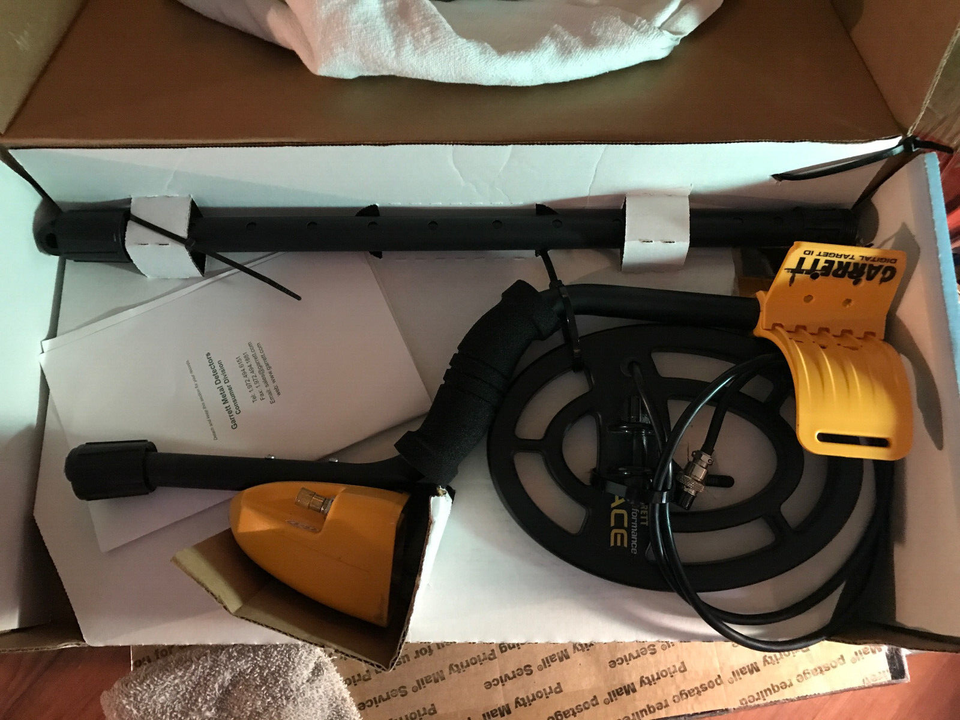 {SALE SALE}Garrett ACE200 Metal Detector+FREE Spade and Waterproof Mini ...