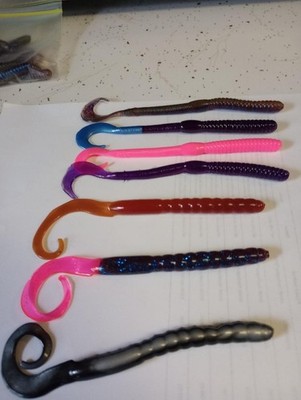 70- 6 in plastic/rubber worms assorted colors -10 of each color in ...