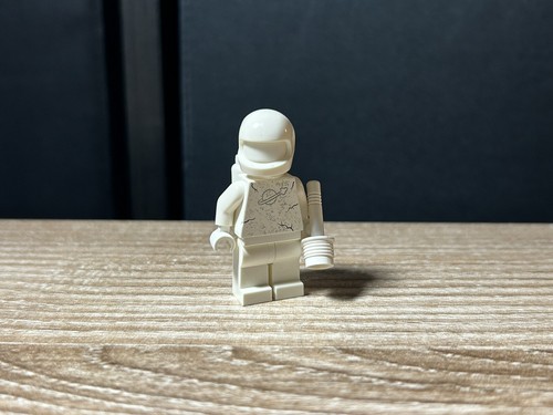 LEGO Classic Spaceman White Statue Minifigure - 5974 Space Police ...