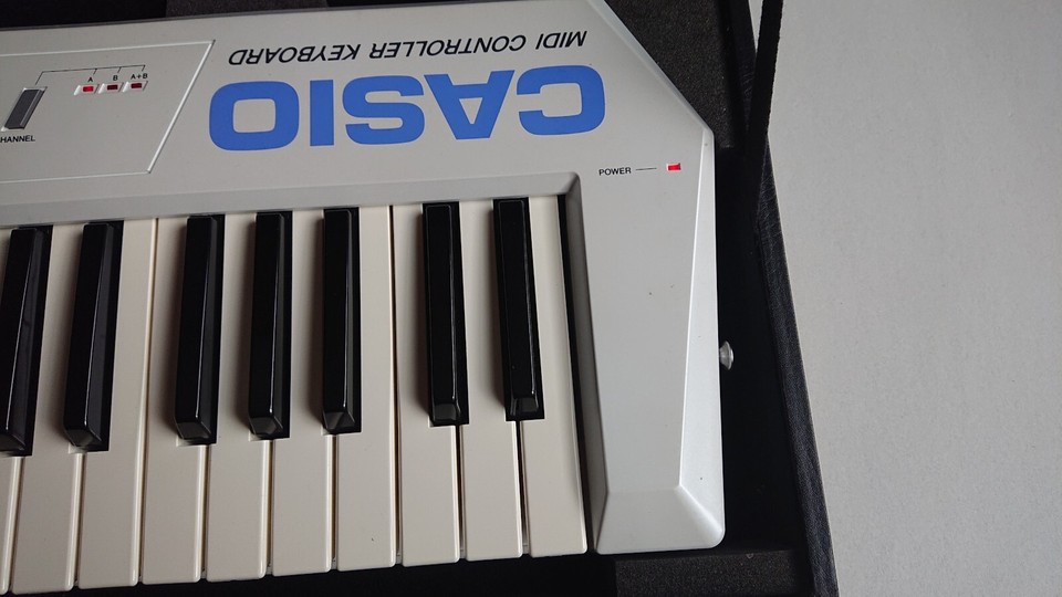 Casio AZ-1 Keytar vintage MIDI keyboard wHC, works excellent condition ...