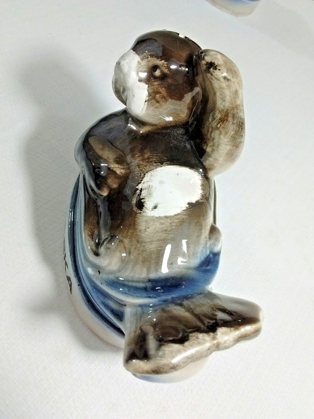 Vintage Alaska Otter Salt And Pepper Shakers - Porcelain Collectible ...