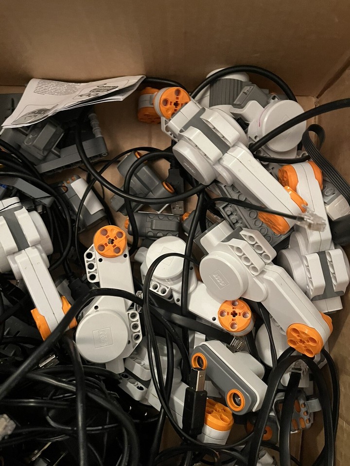7x LEGO MindStorms NXT Intelligent Brick Controllers Work + Huge Lot ...
