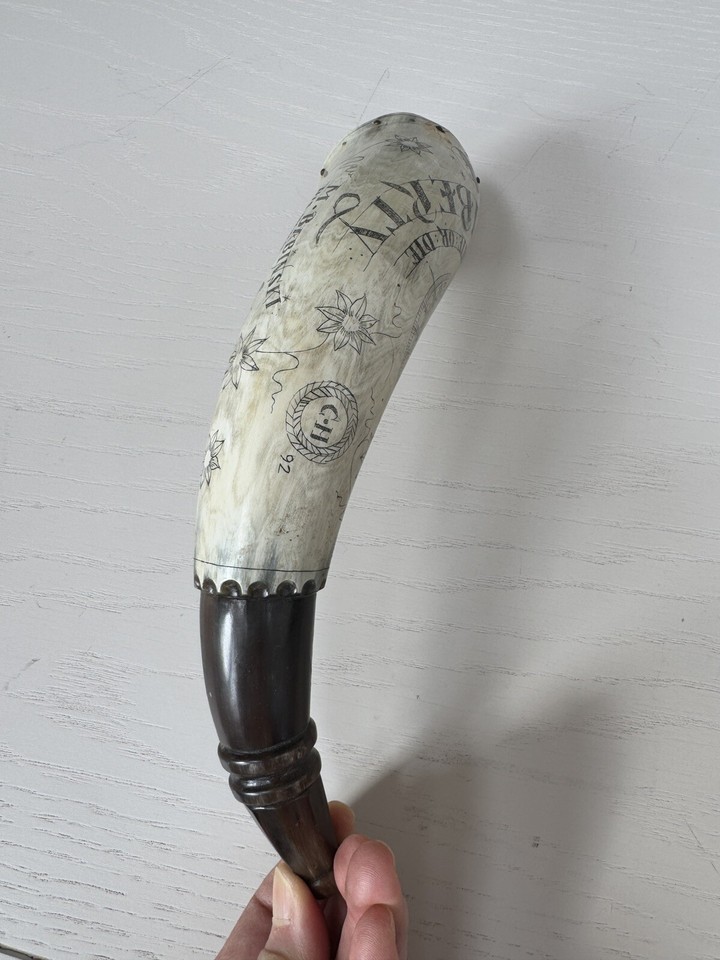 Vtg or antique white Scrimshaw Powder Horn 10" Engraved faced compass ...