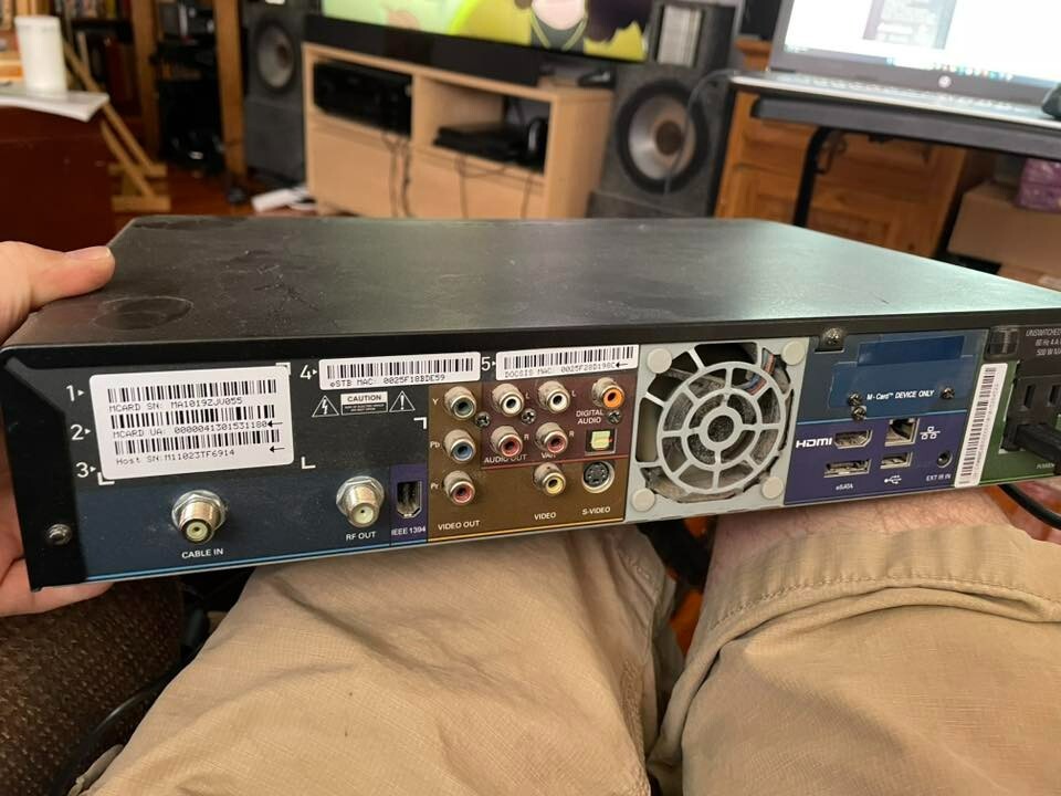 Motorola DCX3400-M Set top HD Dual Tuner DVR Dolby Digital Tuner cable ...