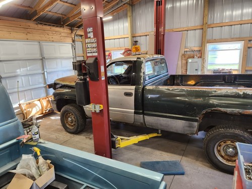 1996 dodge ram 1500 parts truck/plow truck. Runs & plows fine, frame ...