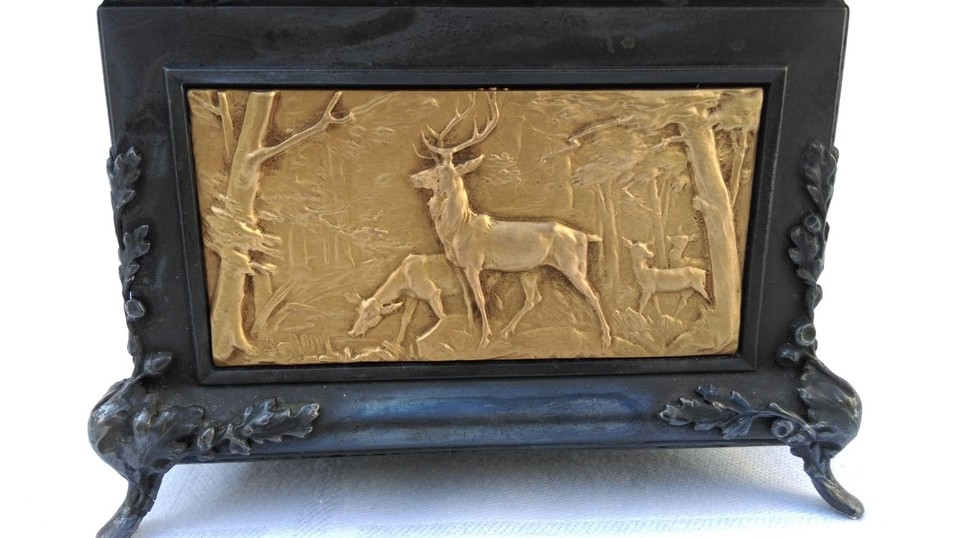 COFFRET À DÉCOR D'ANIMAUX DE CHASSE de LOUIS ARMAND RAULT (1847-1903 ...