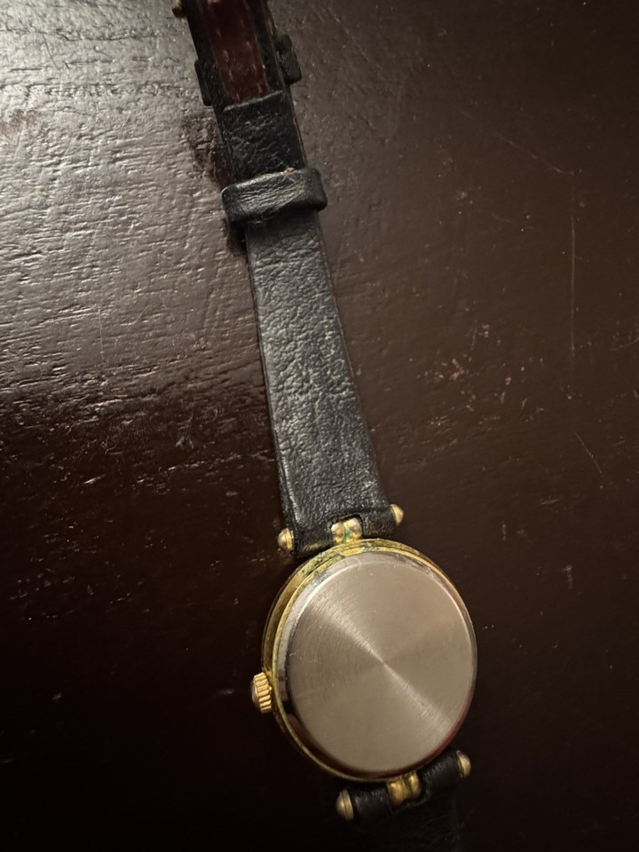 Vintage Gucci Swiss Quartz Watch - Two-Tone Roman Numerals - Untested ...