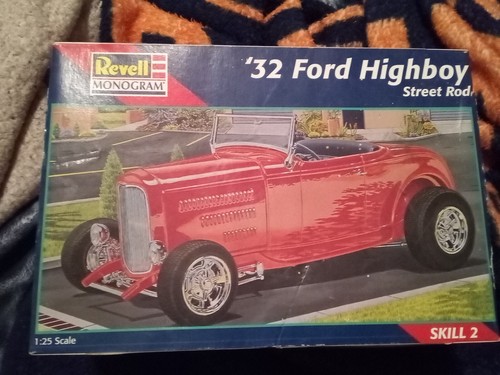 '32 Ford Highboy Street Rod Model Kit by Revell. Factory Sealed NIB ...