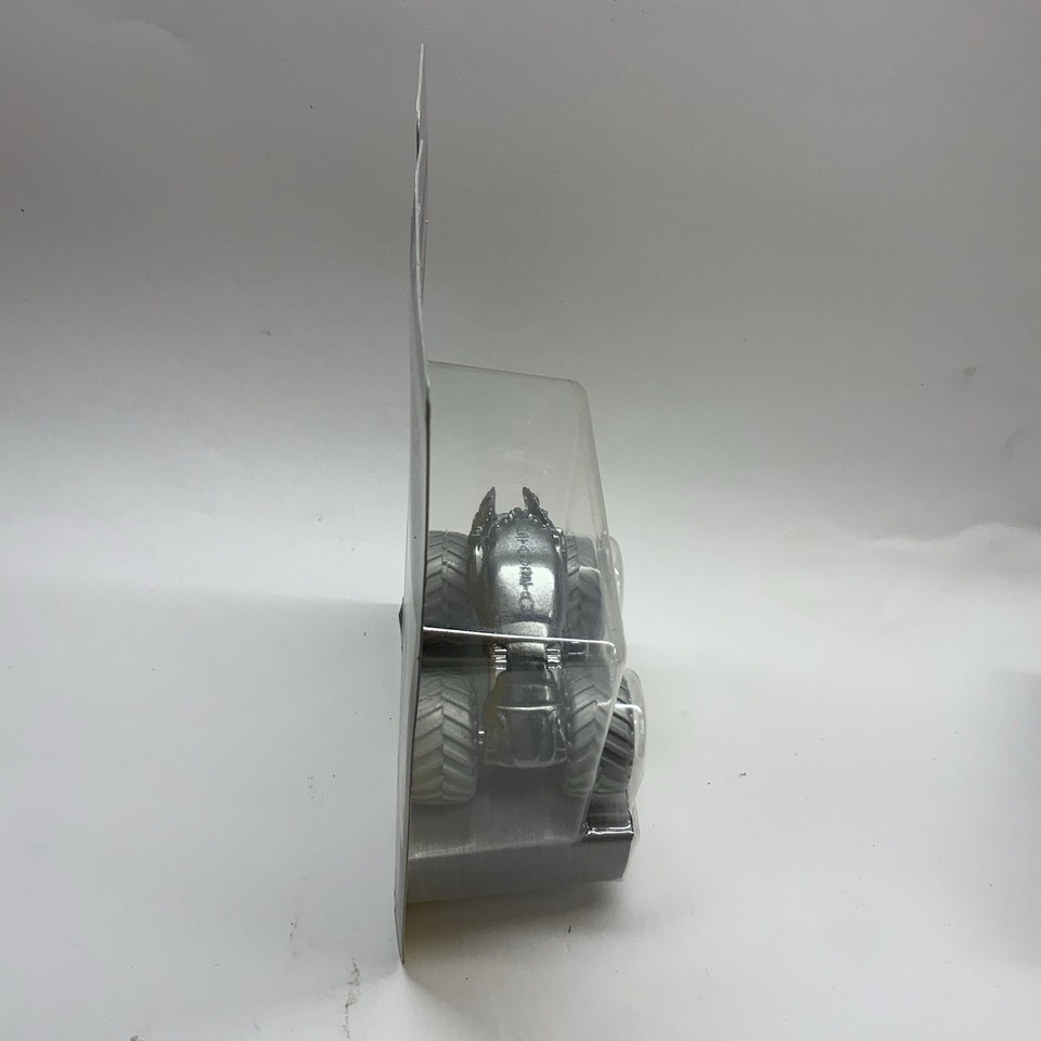 CRUSHTATION Monster Jam Silver Special Edition 25th Anniversary 1/64 ...