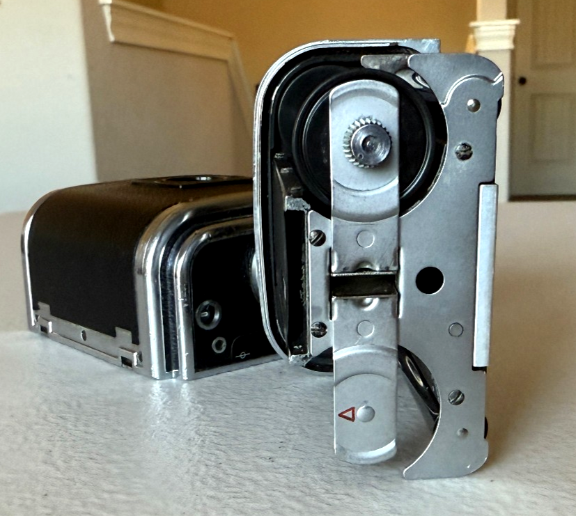 Hasselblad A24 , Roll Film Back for 220 Film (Black) - 401, missing ...