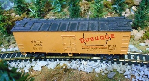 HO Scale: AHM DuBuque Box Car #4750; Vintage Model Railroad Train ...