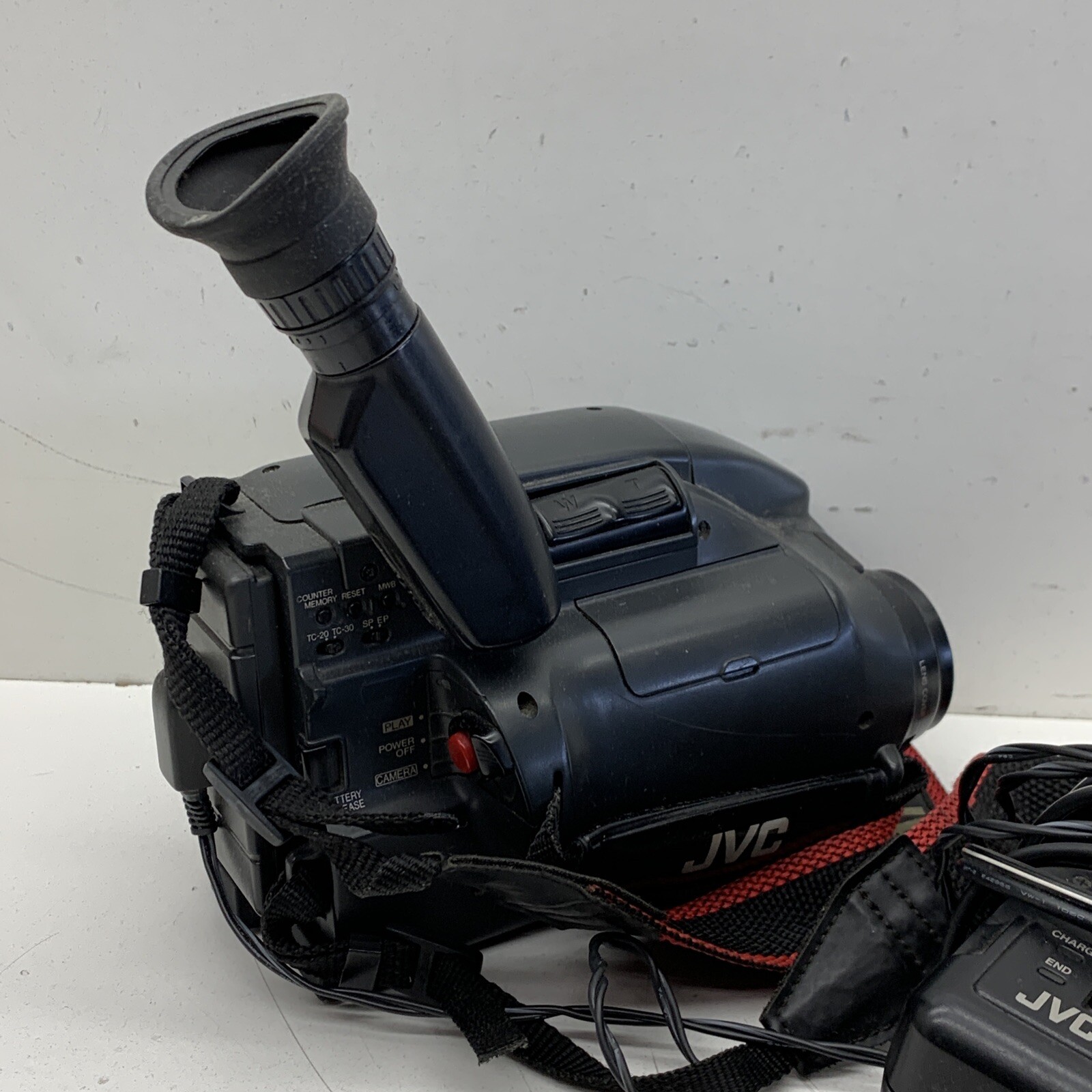 JVC GR-AX404 Compact VHS VHS-C Camcorder Video Tape Camera Recorder ...