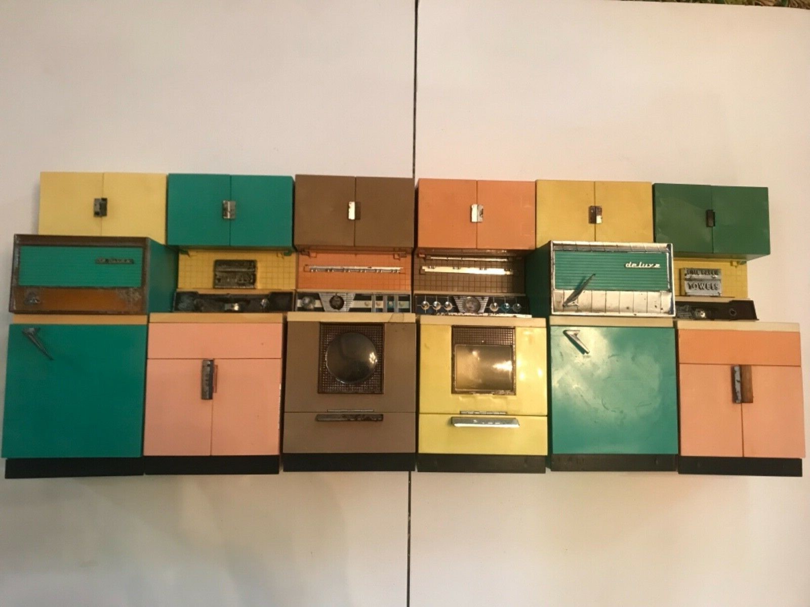 Vintage Barbie Deluxe Reading Dream Kitchen 2 Sets | eBay