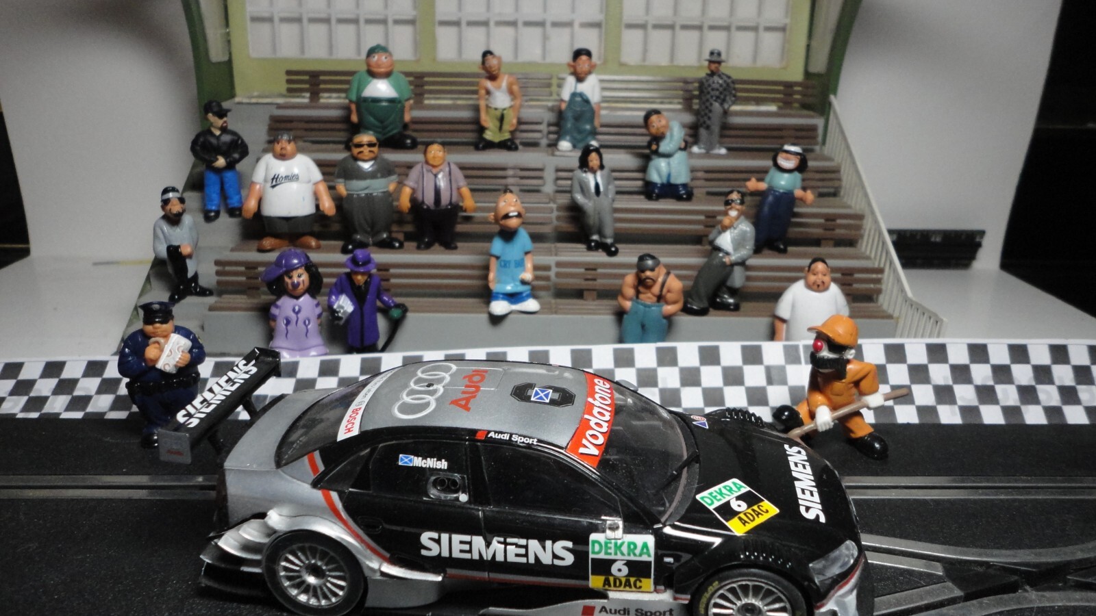 Grandstand Race Fan Figures/Set of 20/ Used/Track, Car & Grandstand not ...