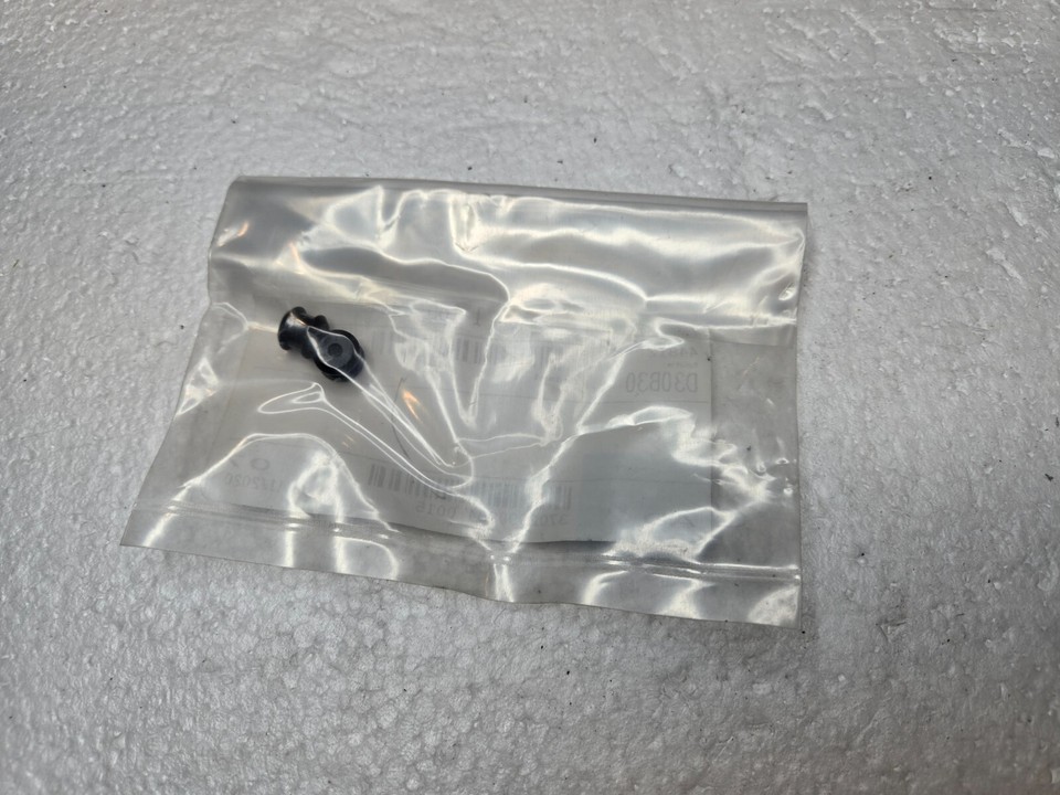 Original BMW E90 E91 E92 E93 F30 F80 328i 335i M3 F32 428i Grommet ...