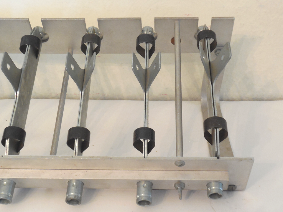 J. G. Gebhardt Multi-Fletcher 6-Arrow Fletching Jig with 6 Straight ...