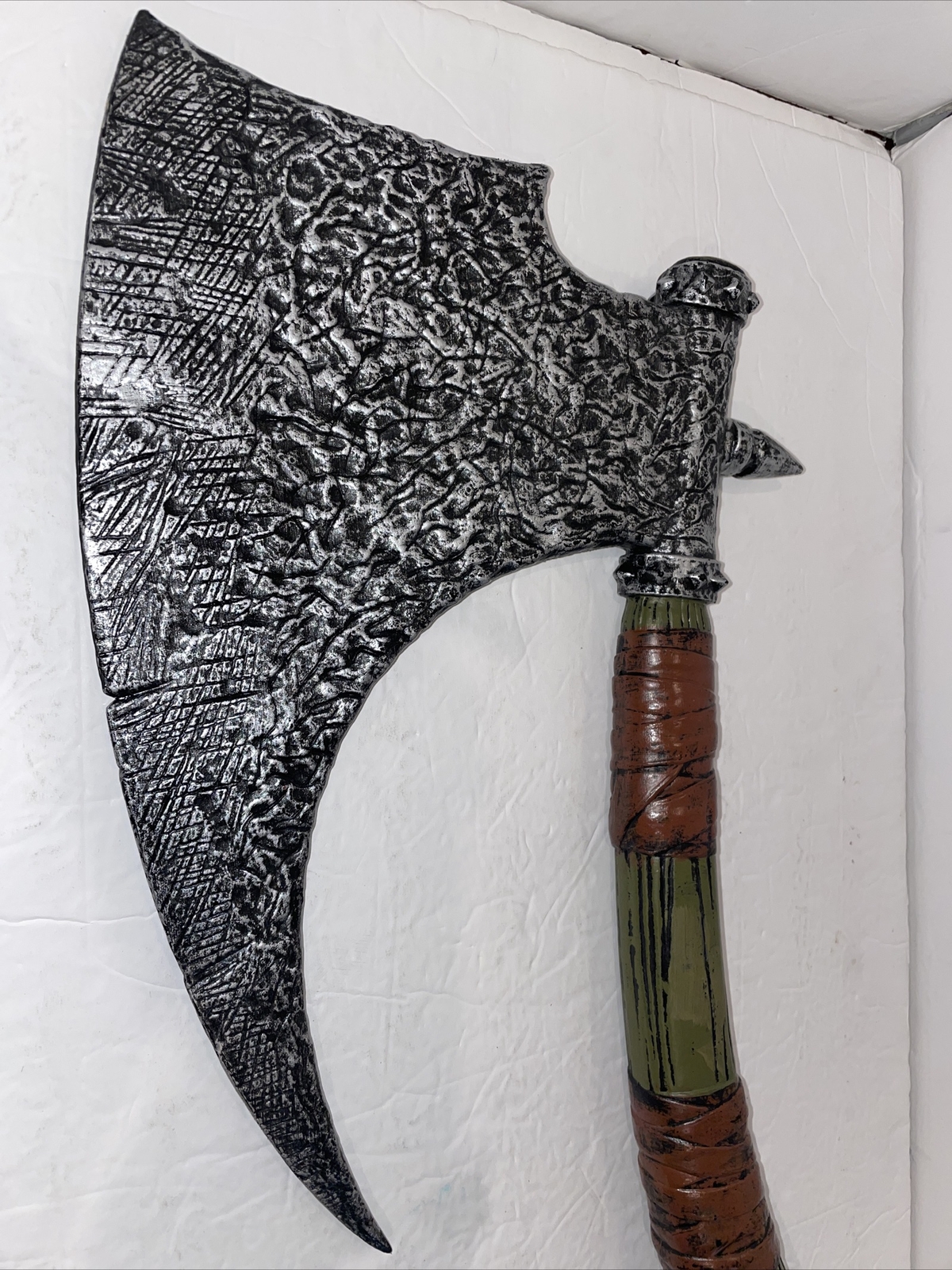 Disguise Plastic Barbarian Vicking Warrior Axe Cleave… - Gem