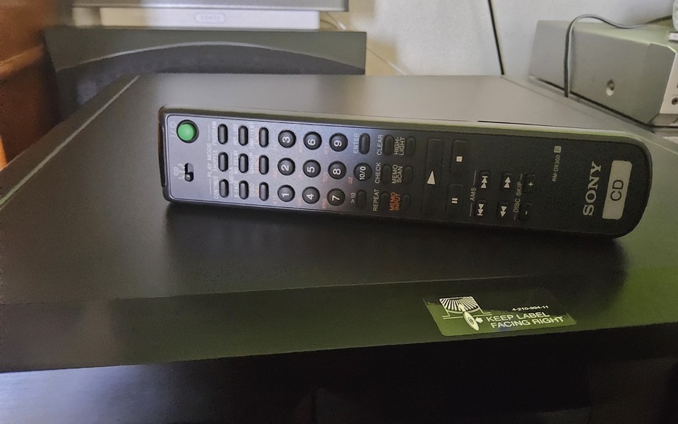 Sony CDP-CX355 MegaStorage 300 CD Changer - with remote control | eBay