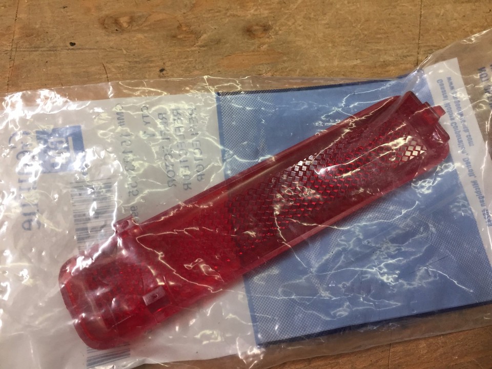 2003-07 AVALANCE SILVERADO TAHOE NOS GM INTERIOR DOOR REFLECTOR ...